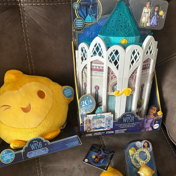 Disney | Toys | Disney Wish Castle Playset With Yellow Plush And Blue ...